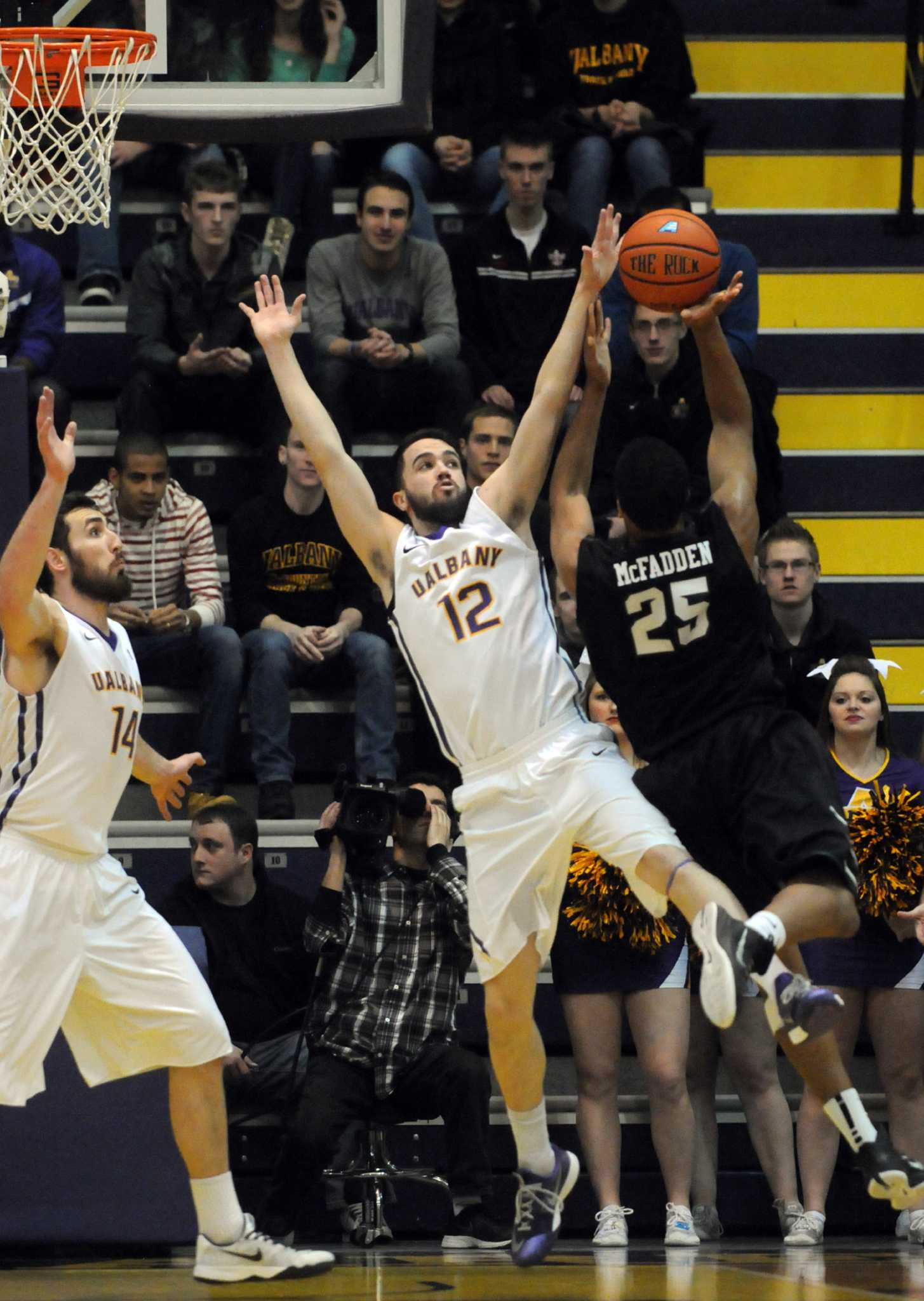 Hooley returns to home court