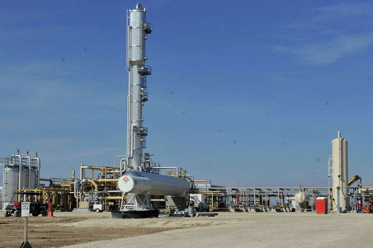 As rigs idle, a town in oil country reels