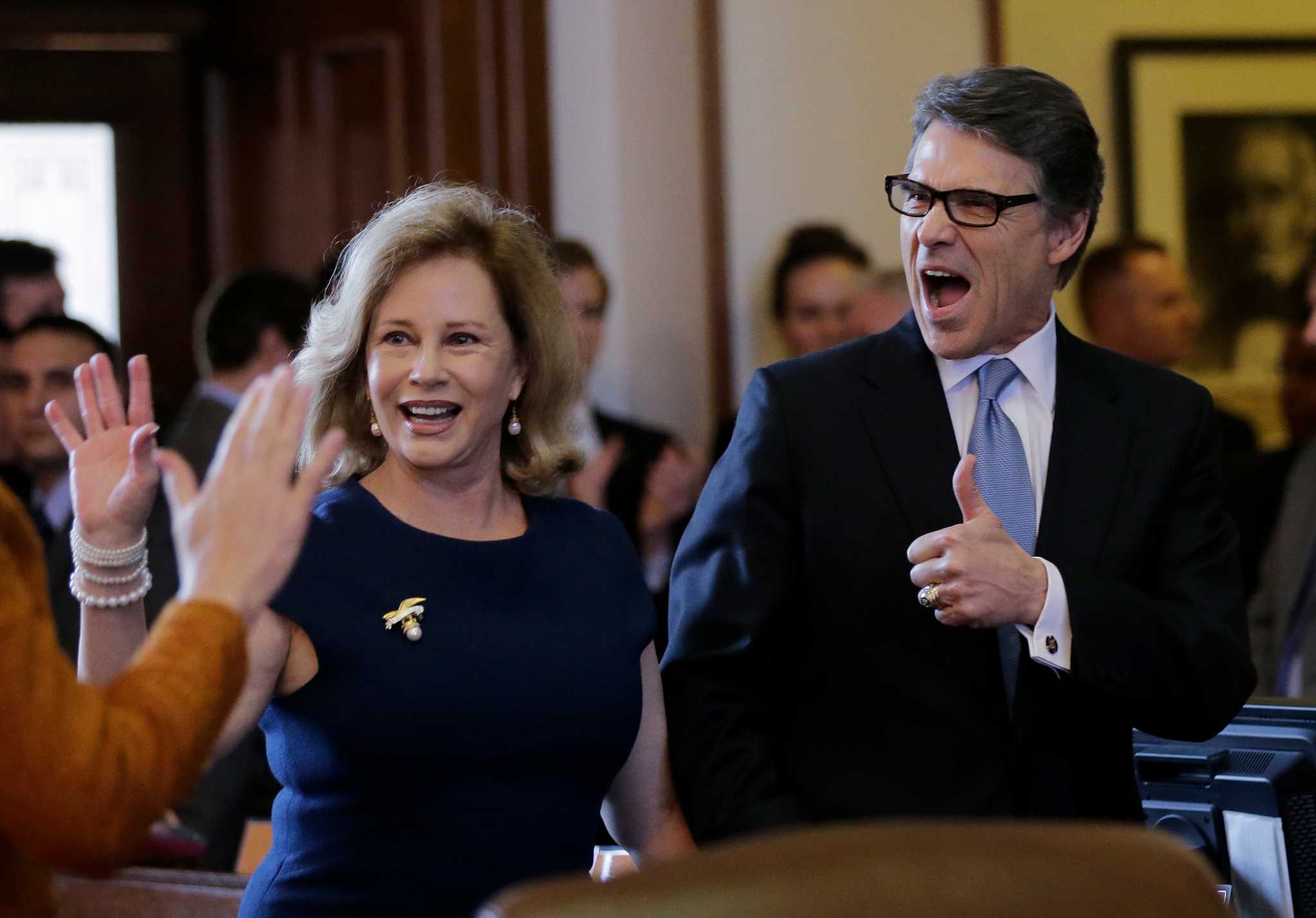 Perry spends $1 million in campaign cash fighting indictment