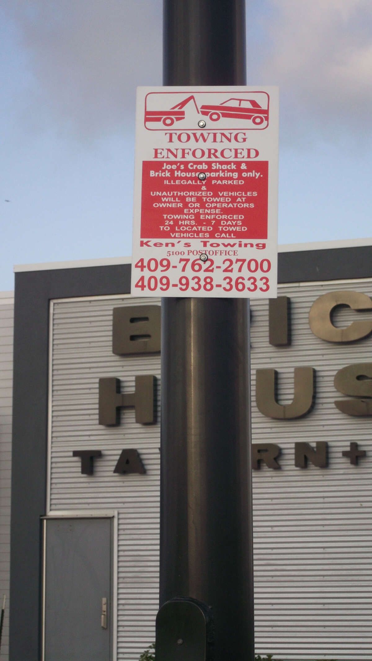 Frequent towing and confusing parking signs leave rock club fans fuming