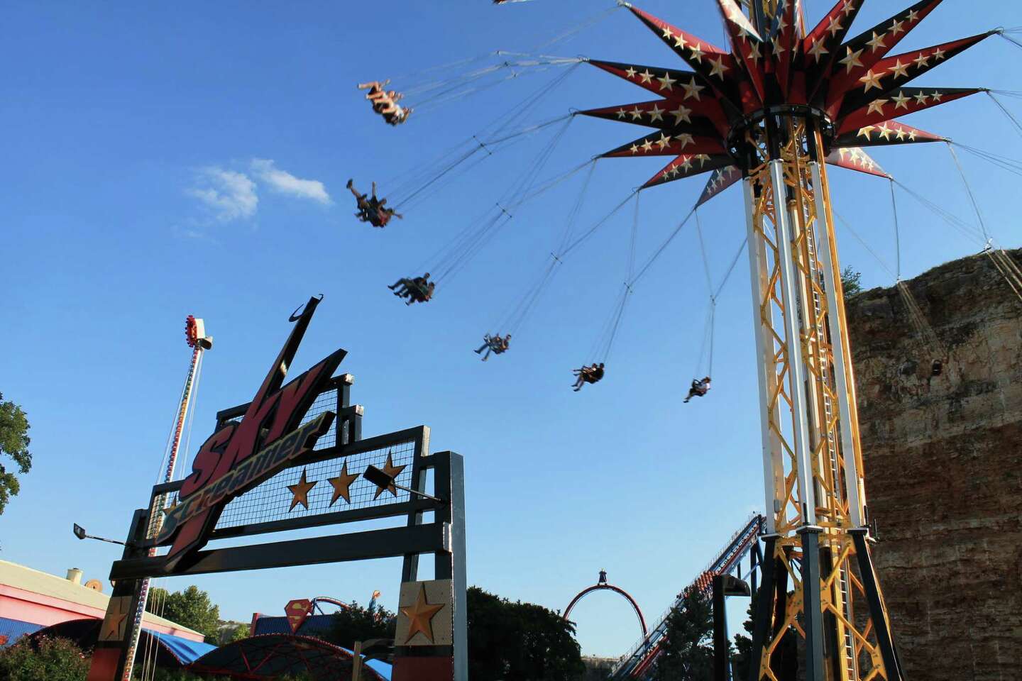 10 life hacks to save money, time at San Antonio's Six Flags Fiesta Texas