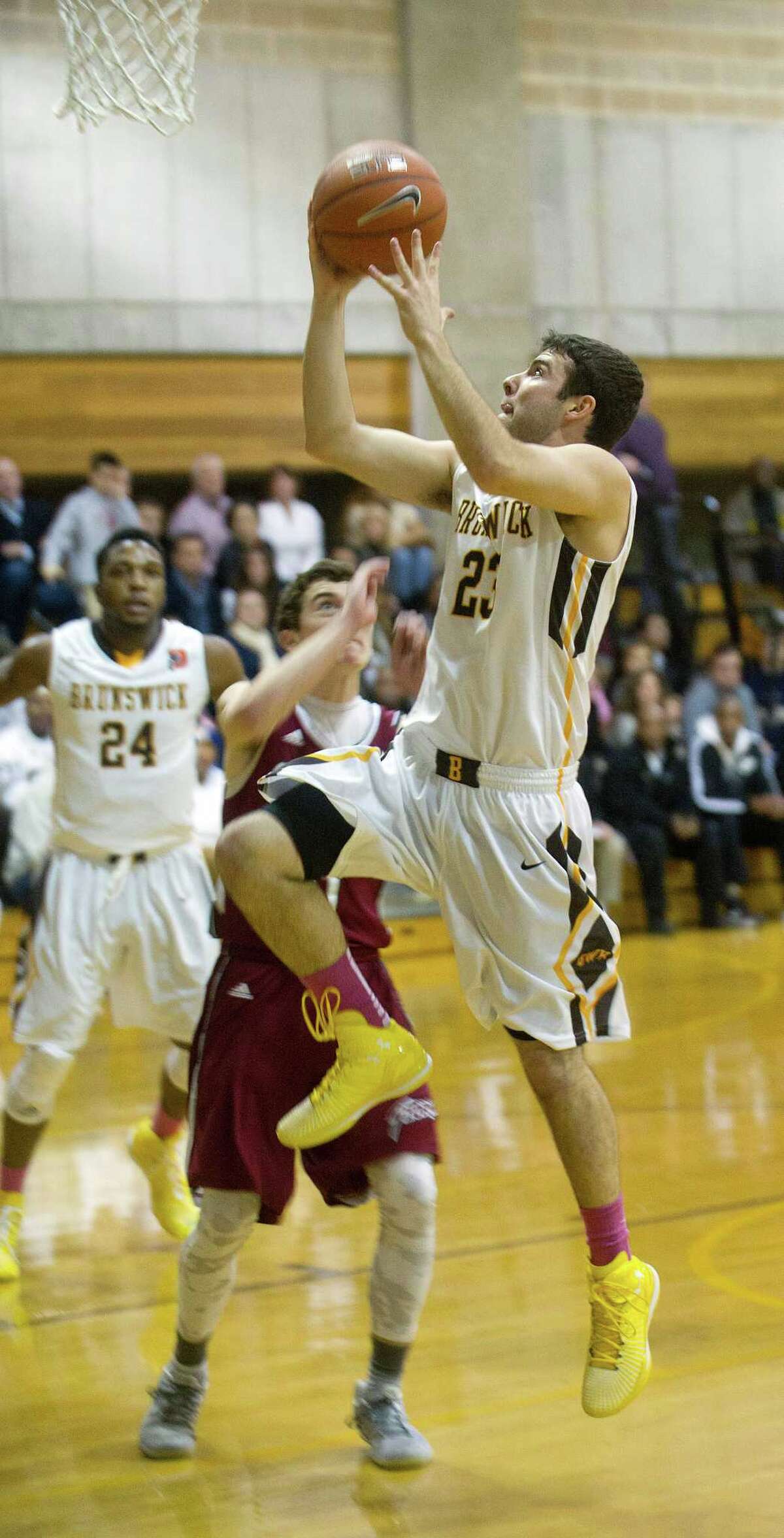 Brunswick basketball team edges rival St. Luke's, 65-54