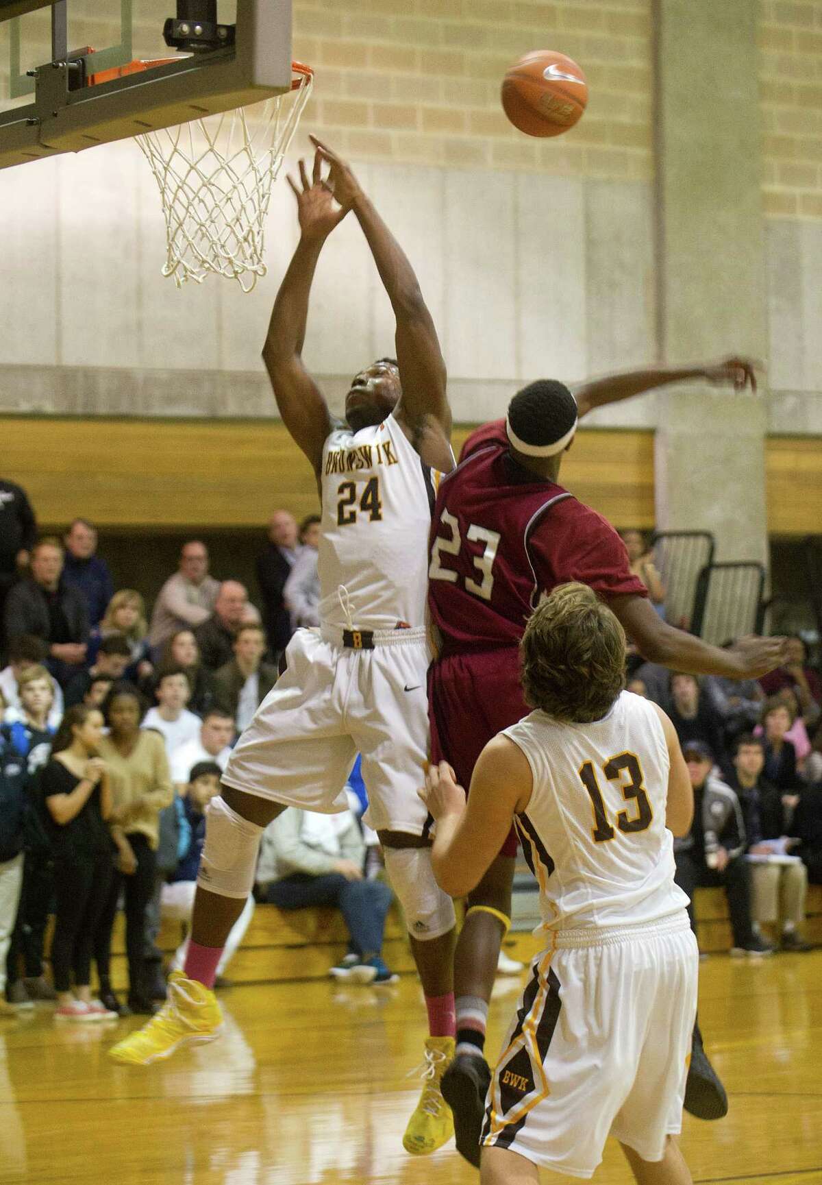 Brunswick basketball team edges rival St. Luke's, 65-54