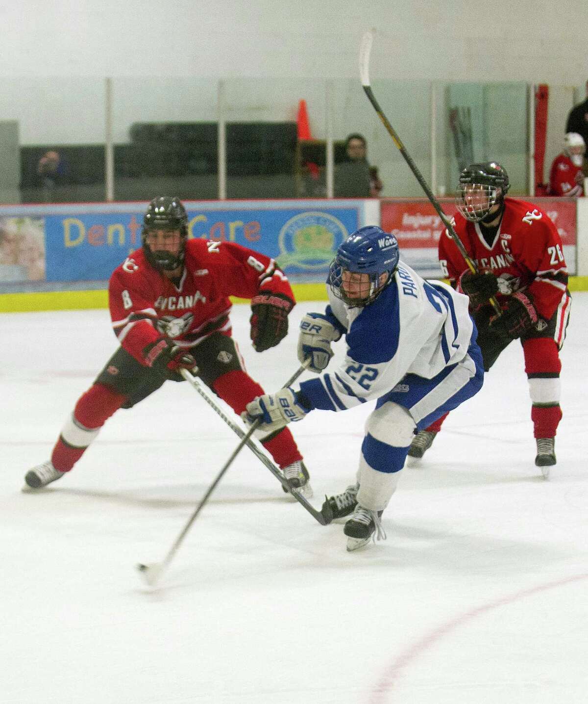 Darien ices New Canaan in FCIAC finals rematch