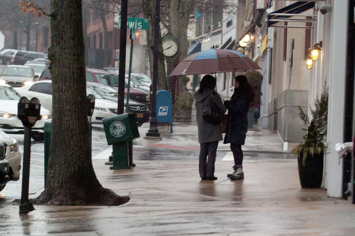 Freezing rain makes for treacherous conditions in Connecticut