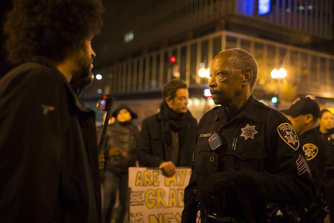 Pre-dawn 'Wake Up’ protest outside Oakland Mayor Schaaf’s house