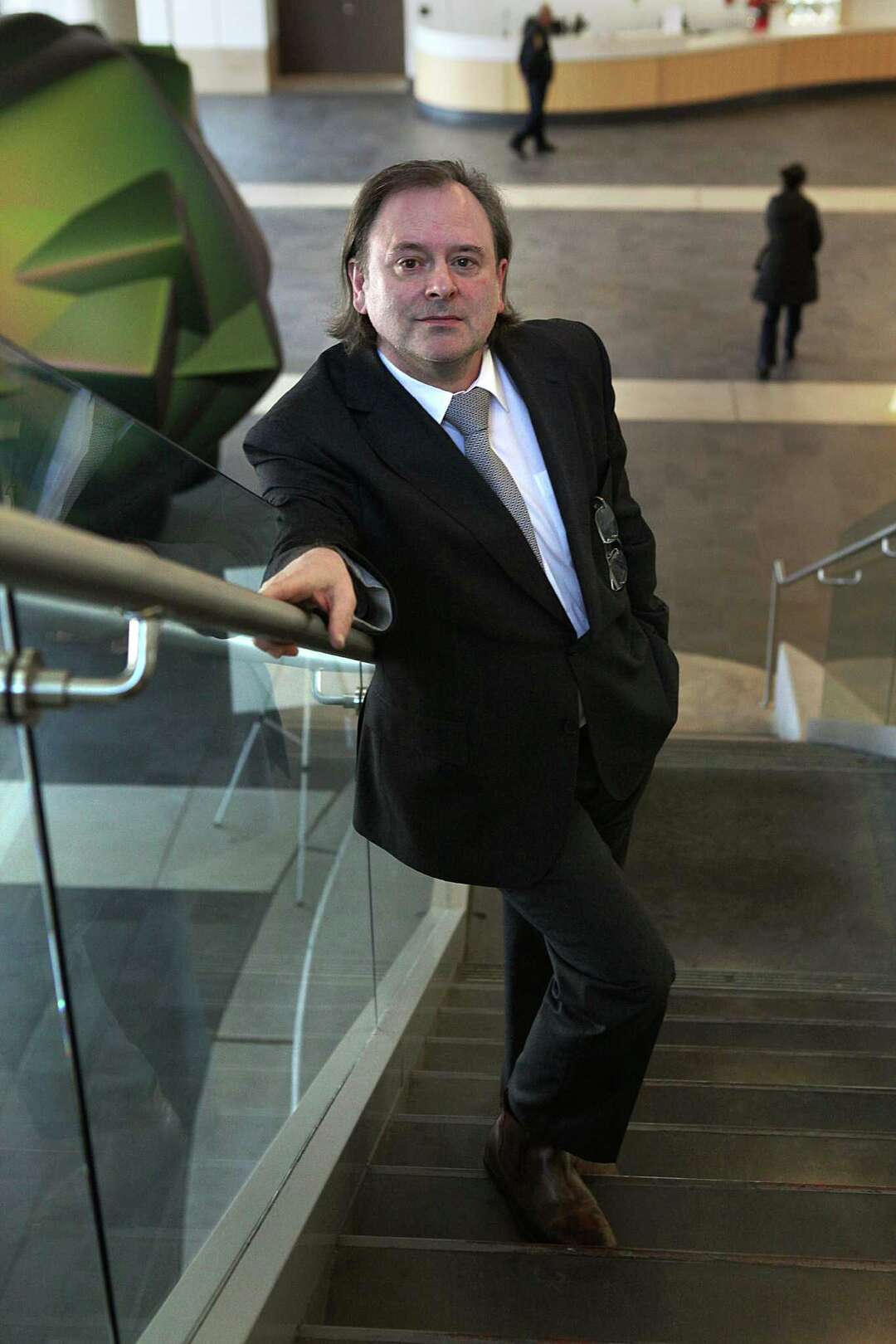 Director Alan Ashworth seeks to raise UCSF cancer center profile