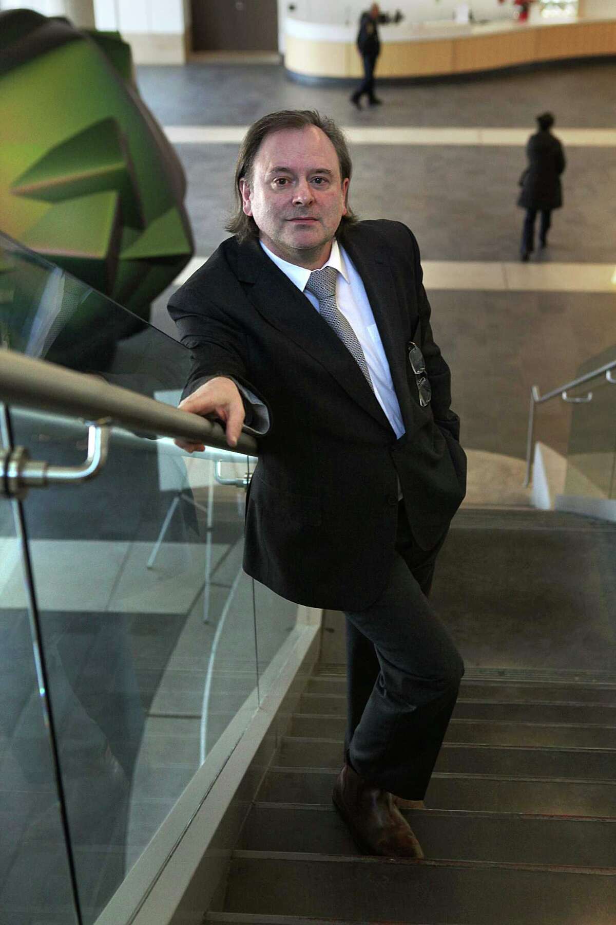 Director Alan Ashworth seeks to raise UCSF cancer center profile