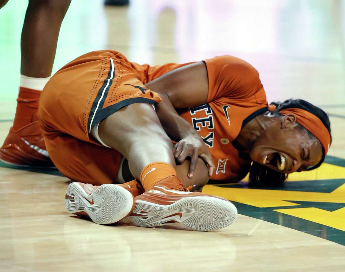 Women's basketball: Baylor rolls on as UT loses Enemkpali to injury