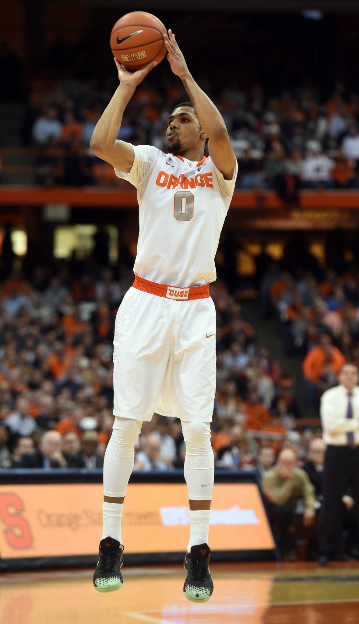 Gbinije leads Syracuse