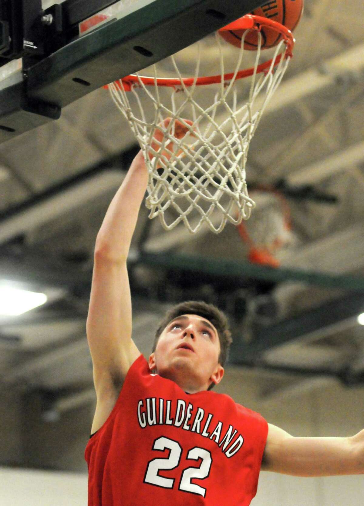 Lewis' defense lifts Shen