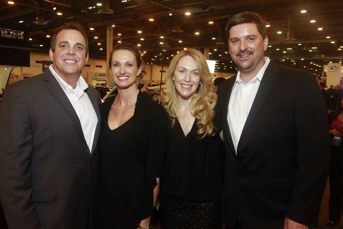 Car makers show off new tech at Auto Show