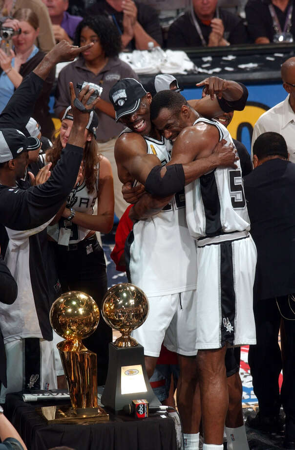 Spurs players hug it out - San Antonio Express-News
