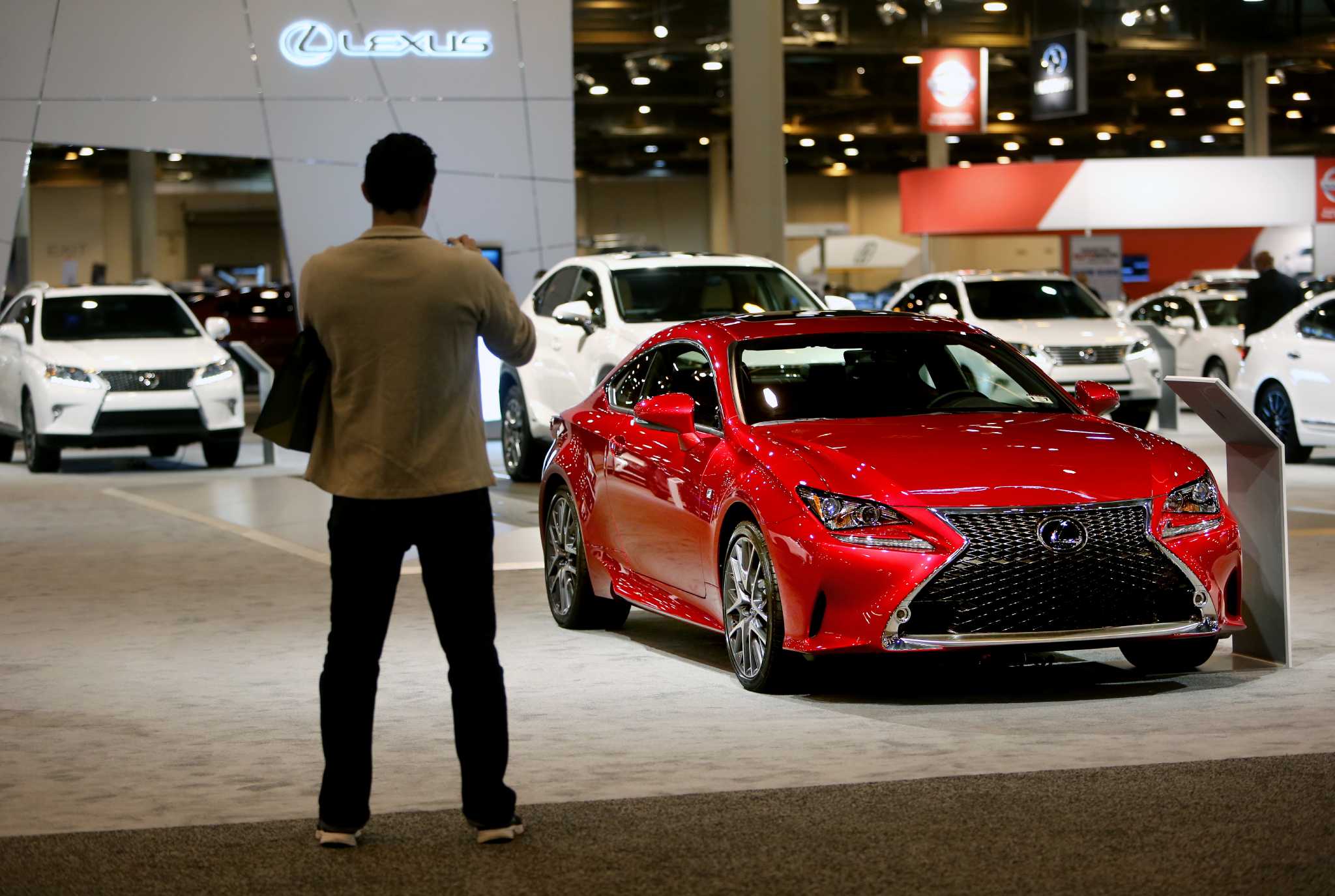 Car makers show off new tech at Auto Show