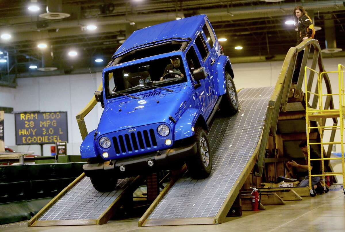 Car makers show off new tech at Auto Show