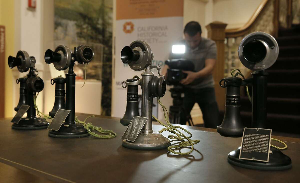 Historic phones used in early transcontinental call shown in S.F.