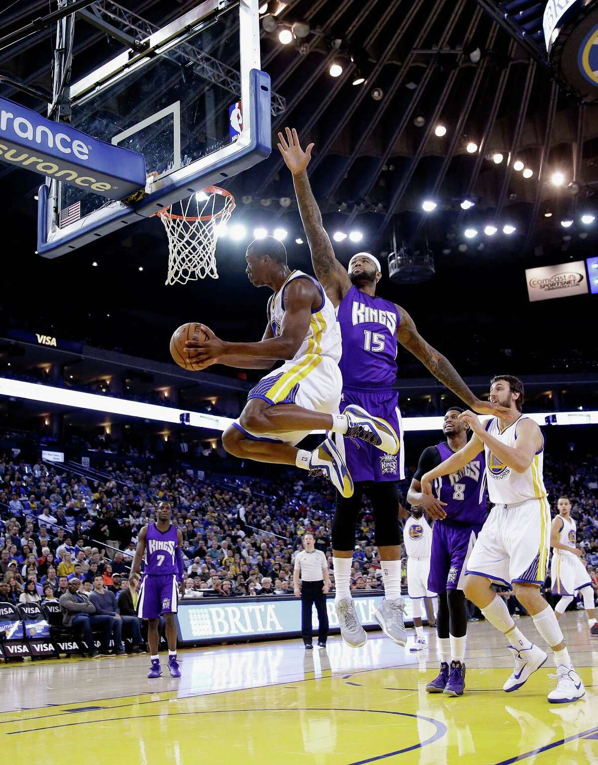 Thompson’s NBA-record 37-point quarter lifts Warriors over Kings