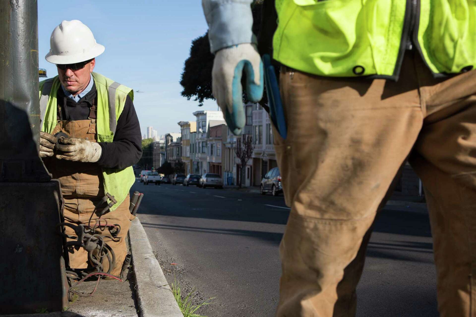 S.F. replacing old streetlights with cheaper, better LED bulbs