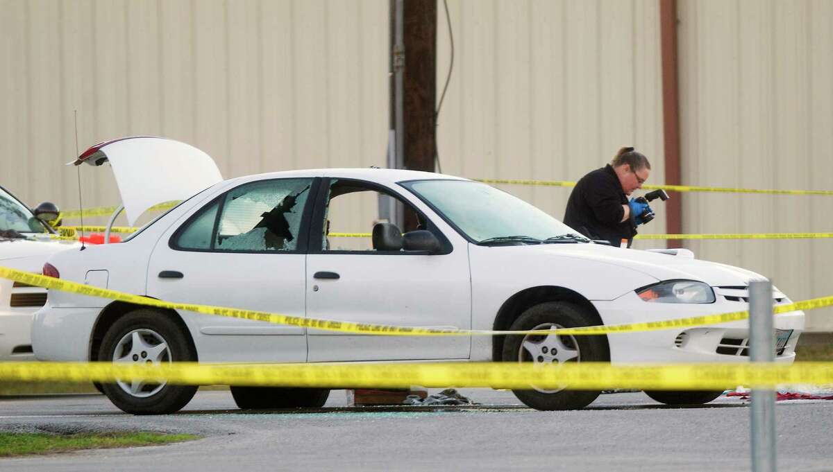 Gunfire leaves 2 dead in Rosenberg