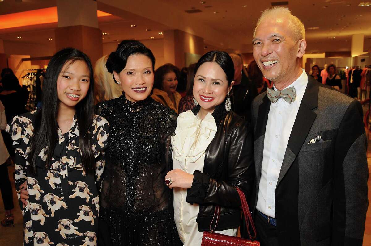 Chronicle crowns 2015 Best Dressed honorees