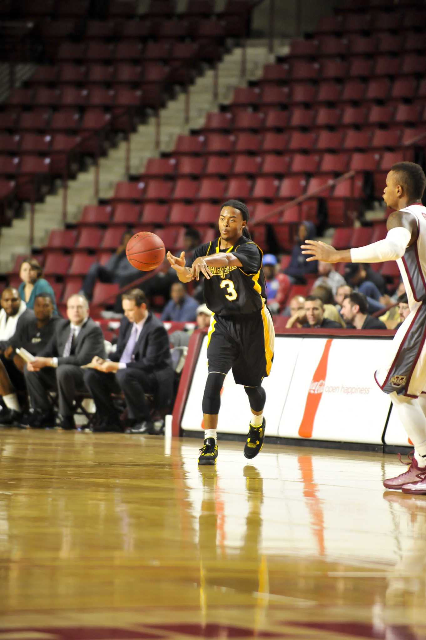 Campus Watch: Dobbs on hot streak for AIC basketball