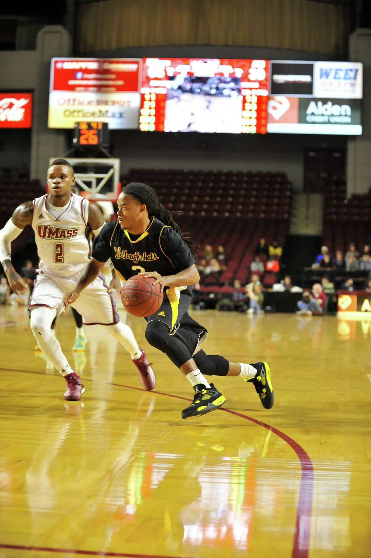 Campus Watch: Dobbs on hot streak for AIC basketball