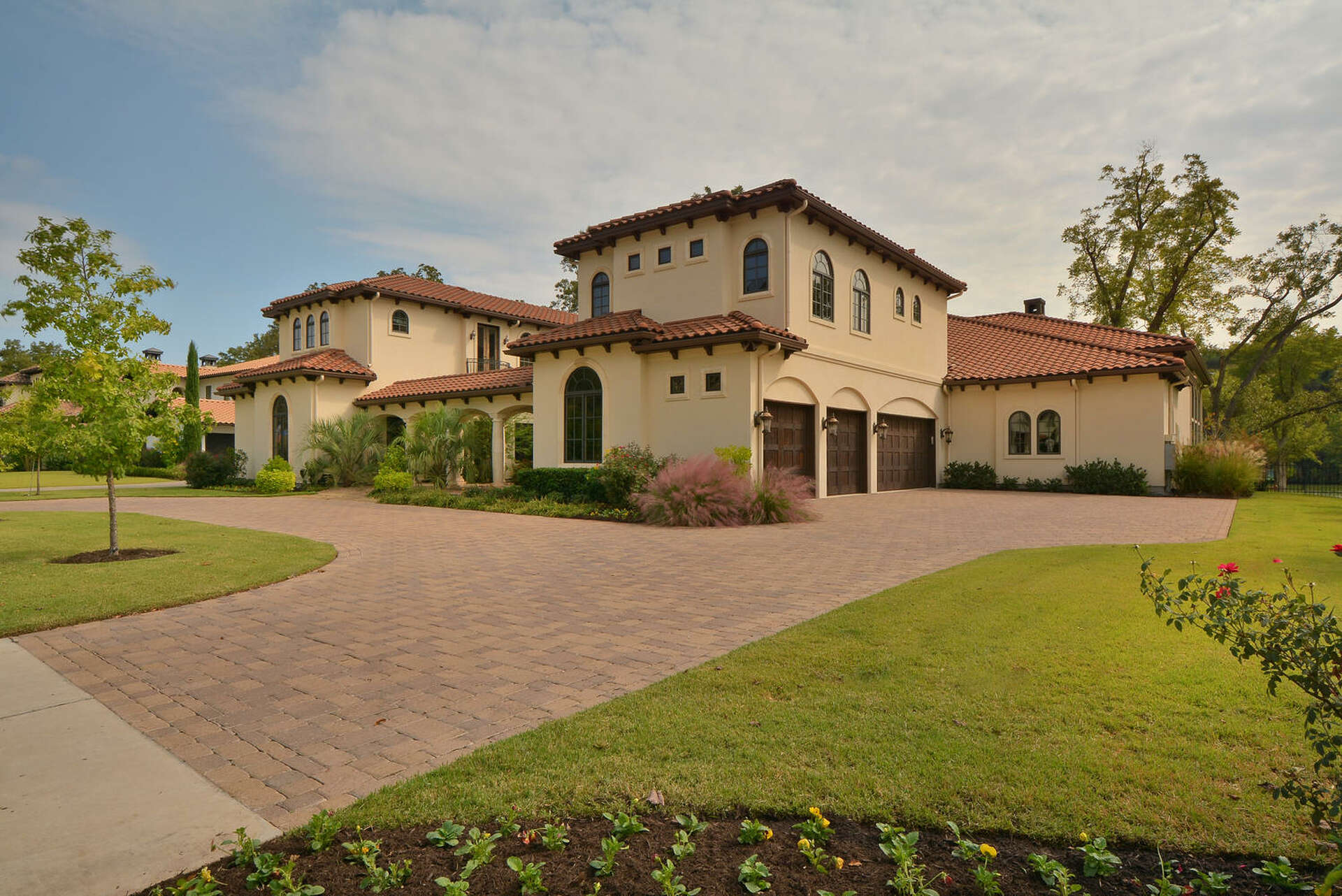 MLB star and Texas native Huston Street puts up Lake Austin home for $5 ...