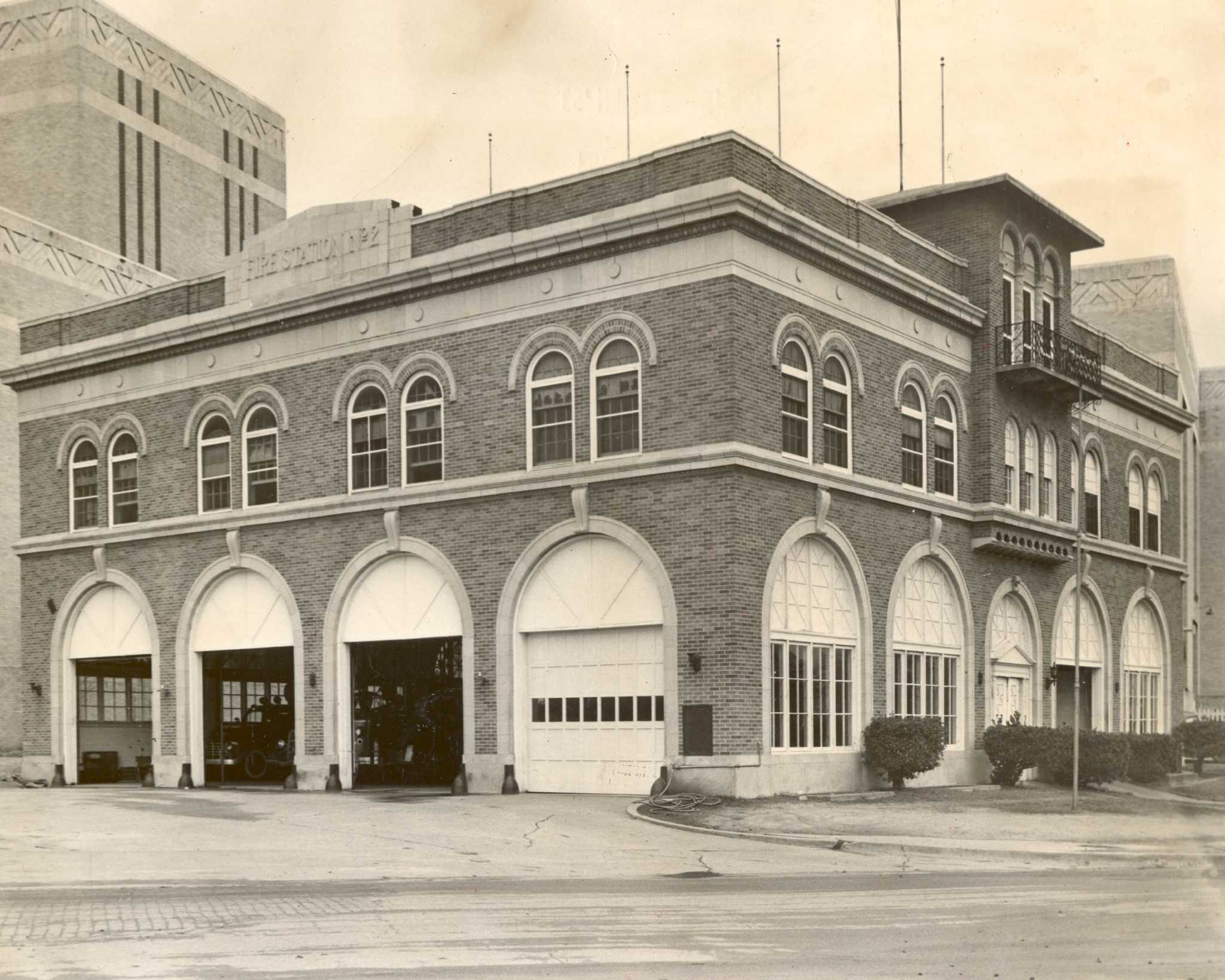 17 iconic Houston buildings that no longer exist memorialized in ...