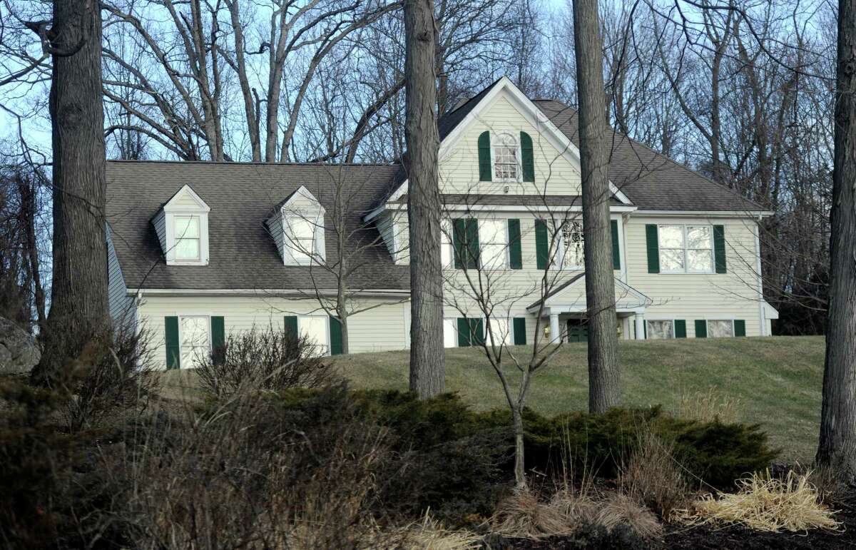 Firm offers to raze Newtown shooter's home for free
