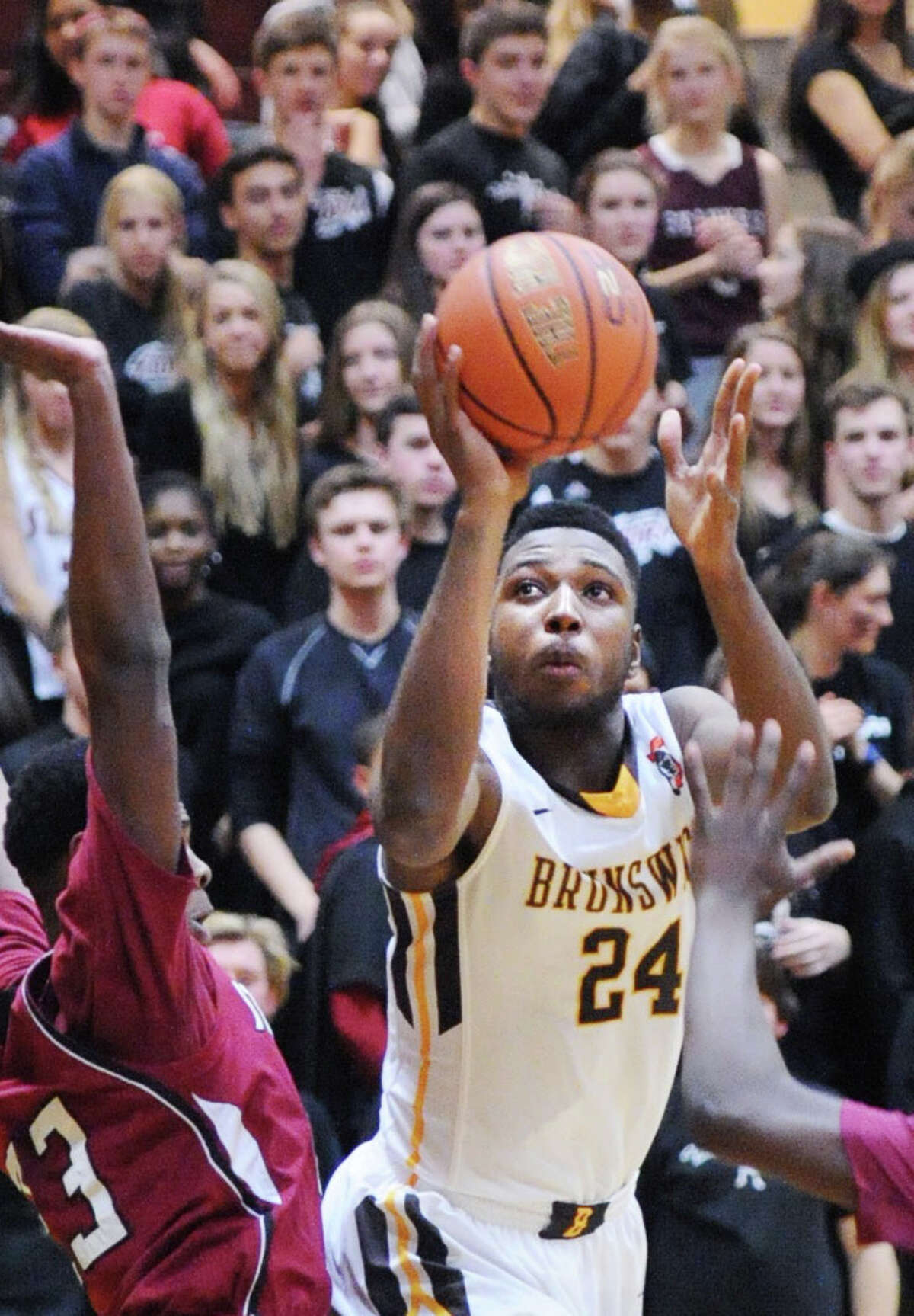 Brunswick basketball team falls to St. Luke's in FAA showdown