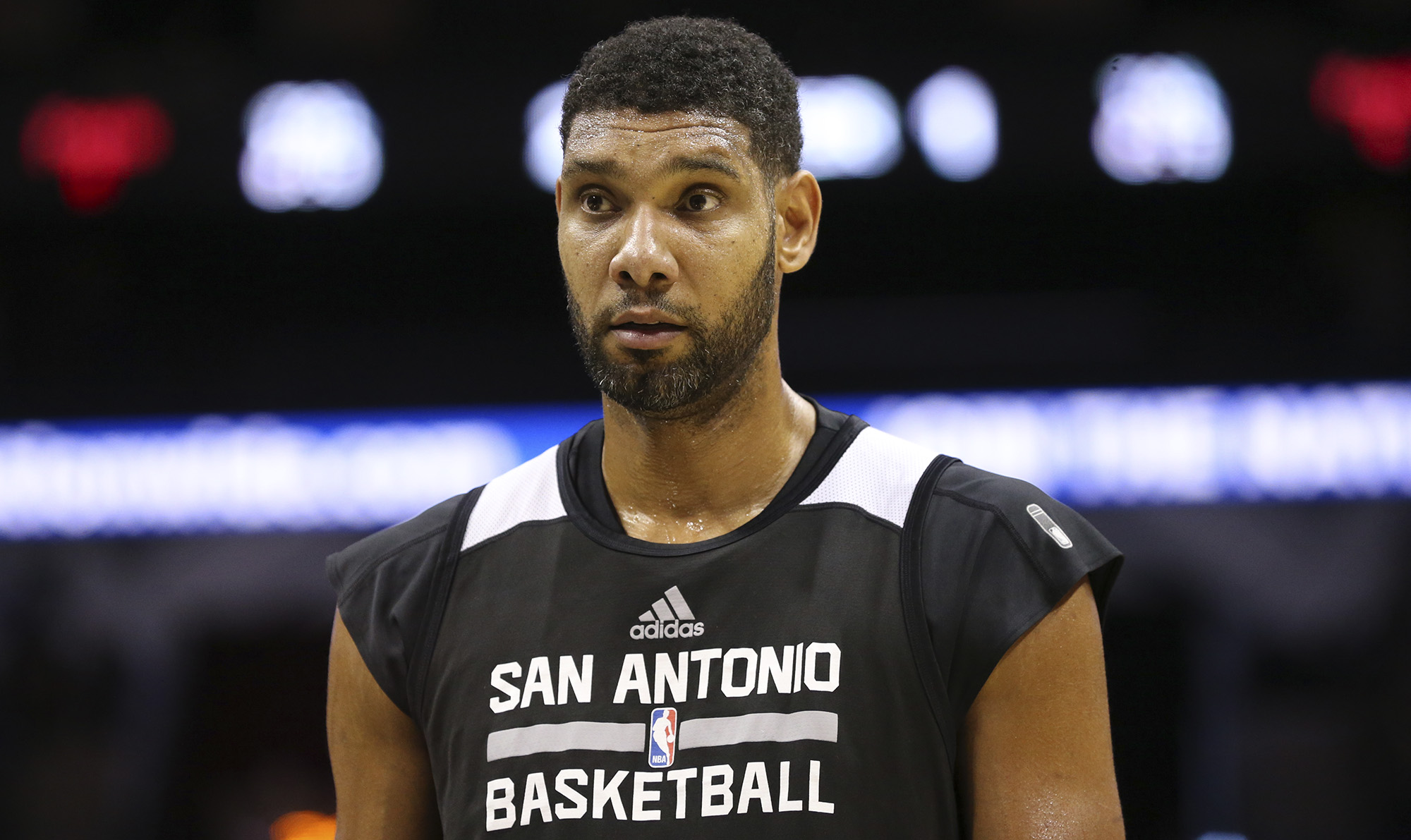 In lawsuit, Spurs star says he was 'hustled’ by longtime confidant