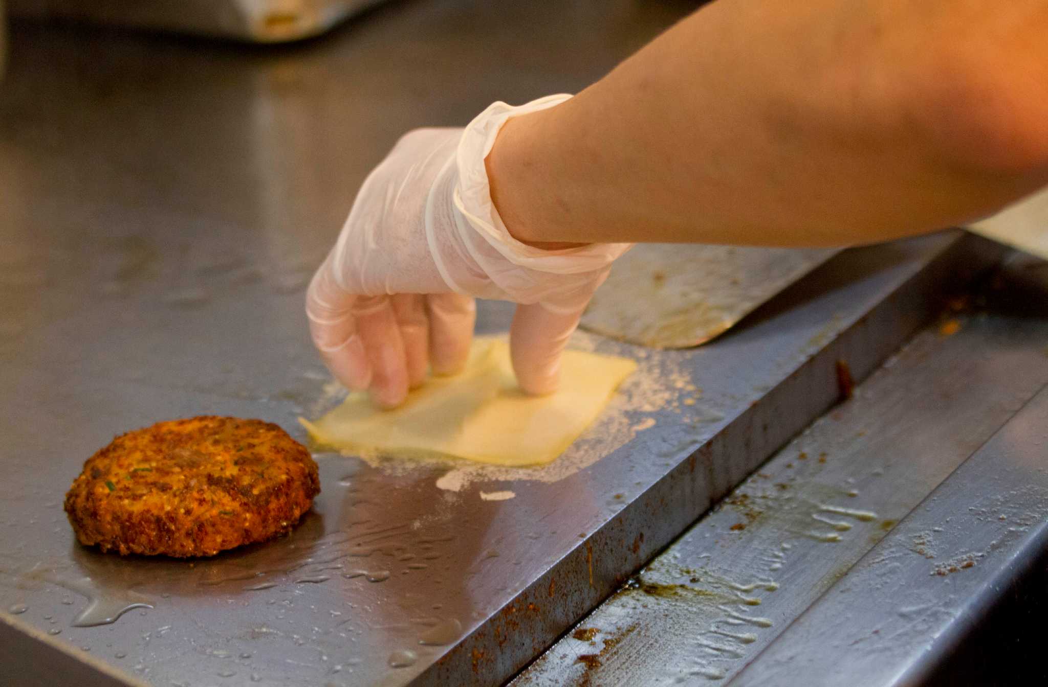 Researchers find human, rat DNA in burgers