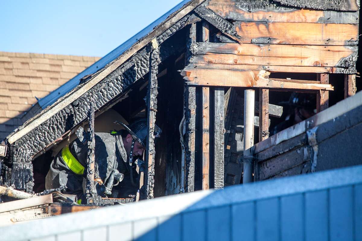 4-alarm fire damages 4 buildings near Alamo Square