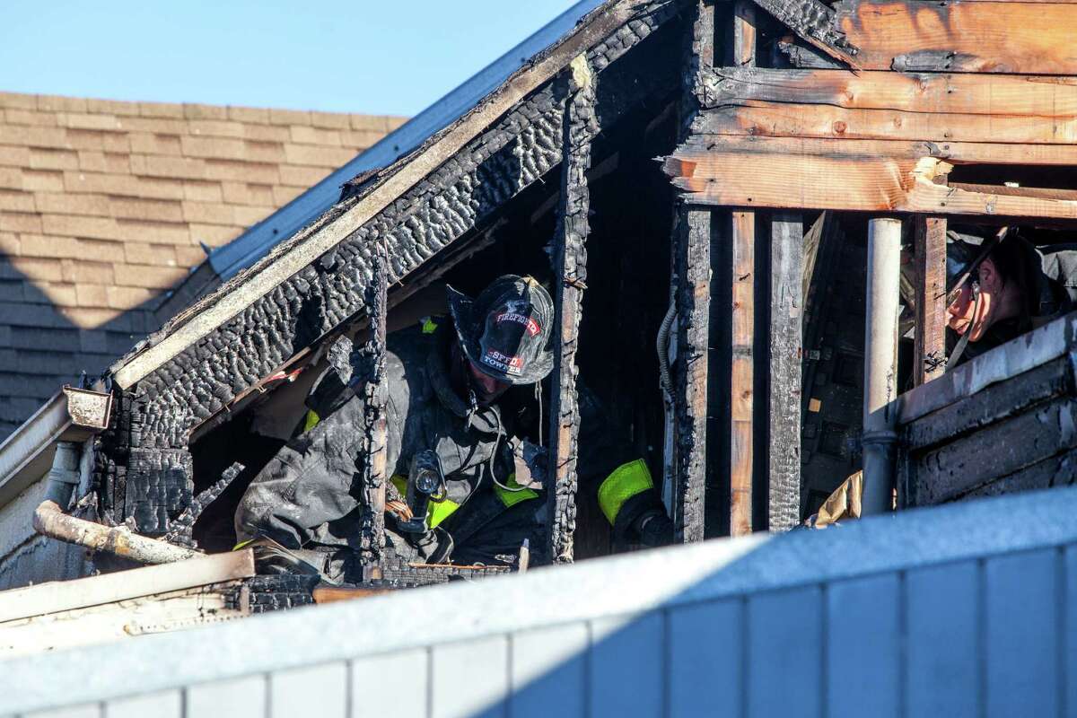 4-alarm fire damages 4 buildings near Alamo Square
