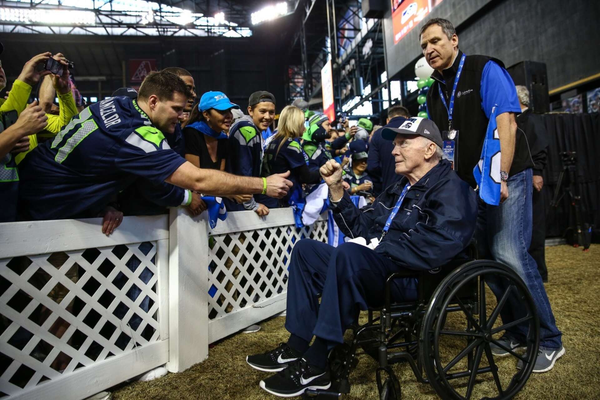 Chuck Knox, Seahawks Ring of Honor coach, dies at 86