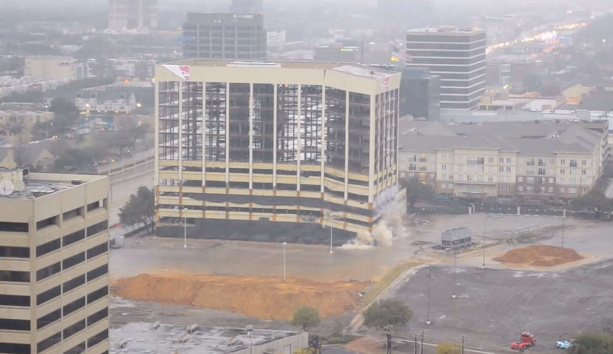 Former Xerox office tower imploded in Dallas