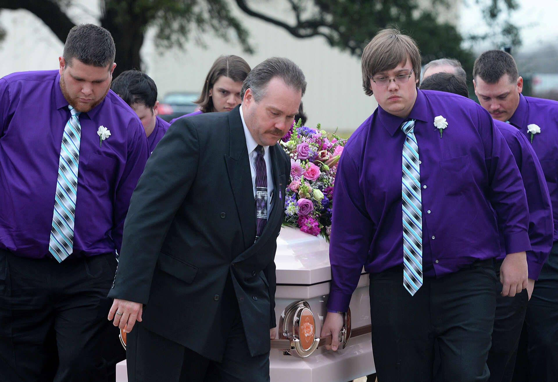 Hundreds attend Nederland teen's funeral