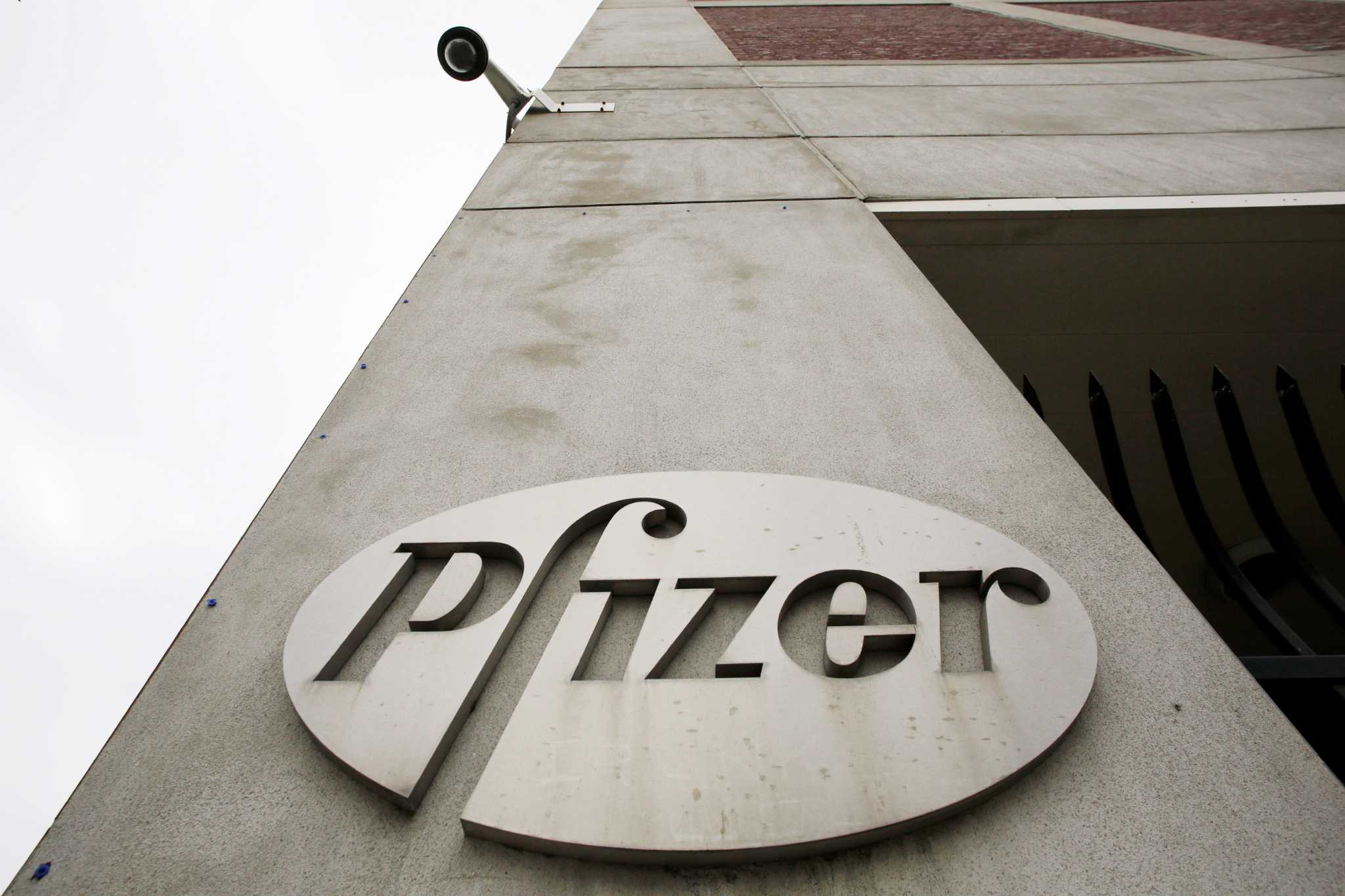 Pfizer breast cancer drug approved 2 months early