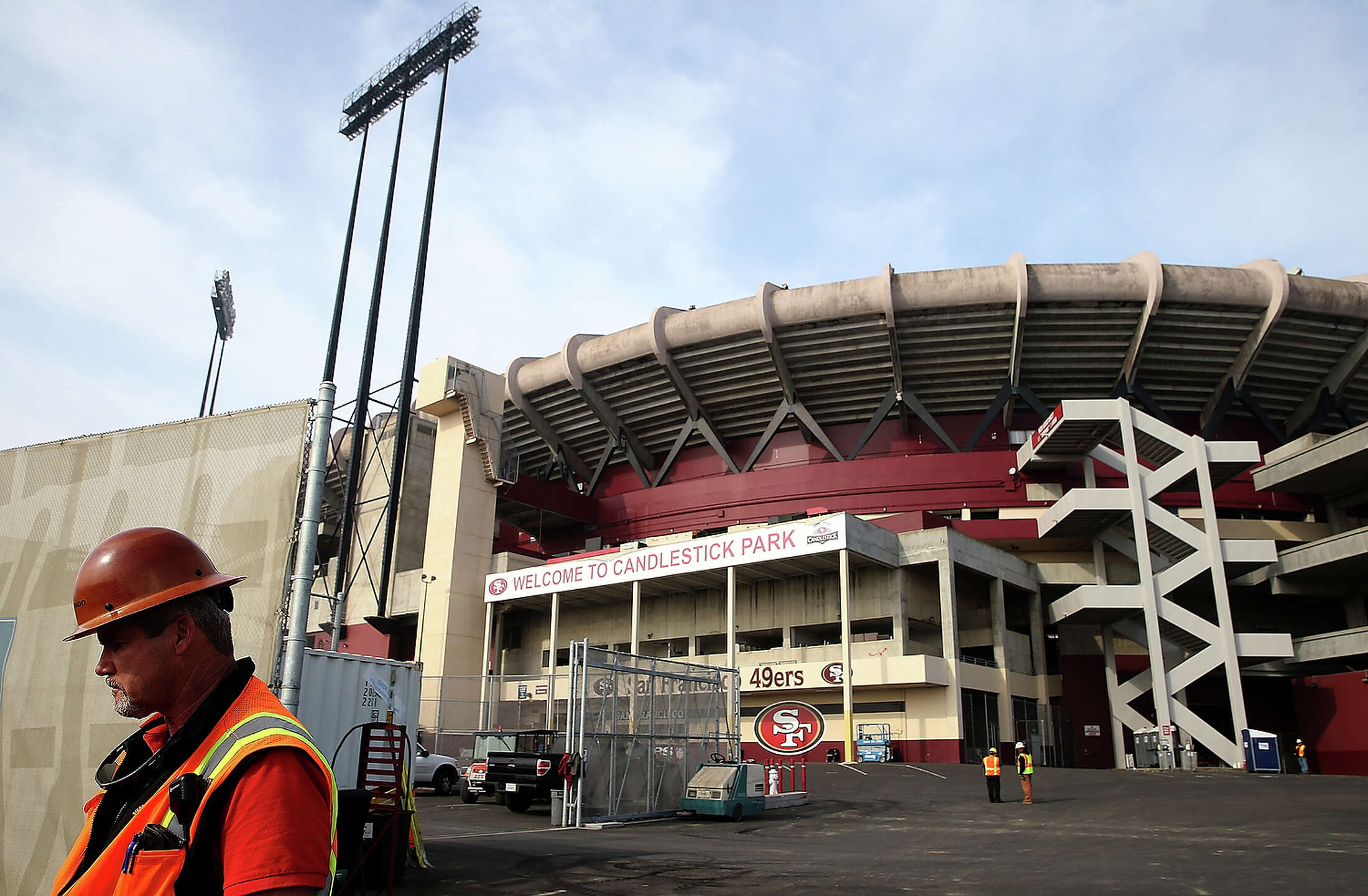 Last team at Candlestick Park is bent on demolition