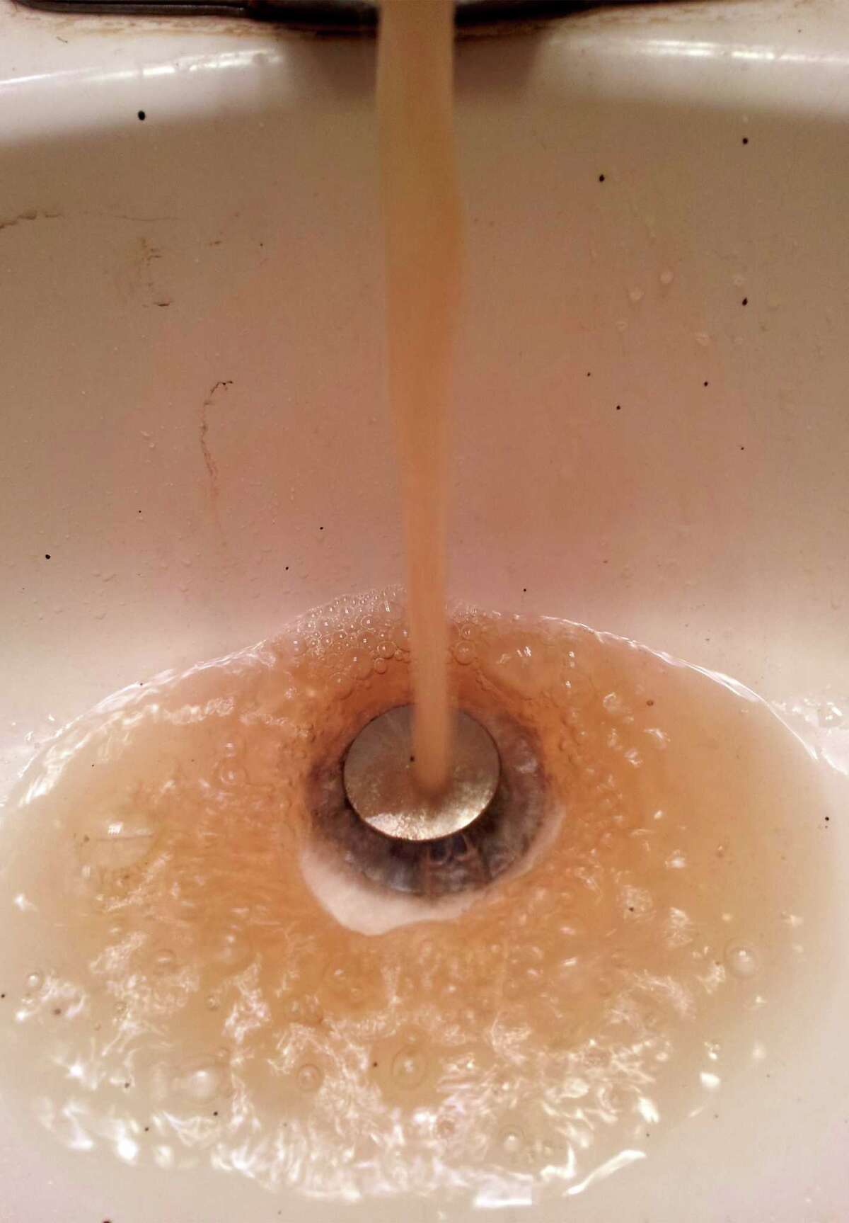 Bridge City looks to fix discolored water problem