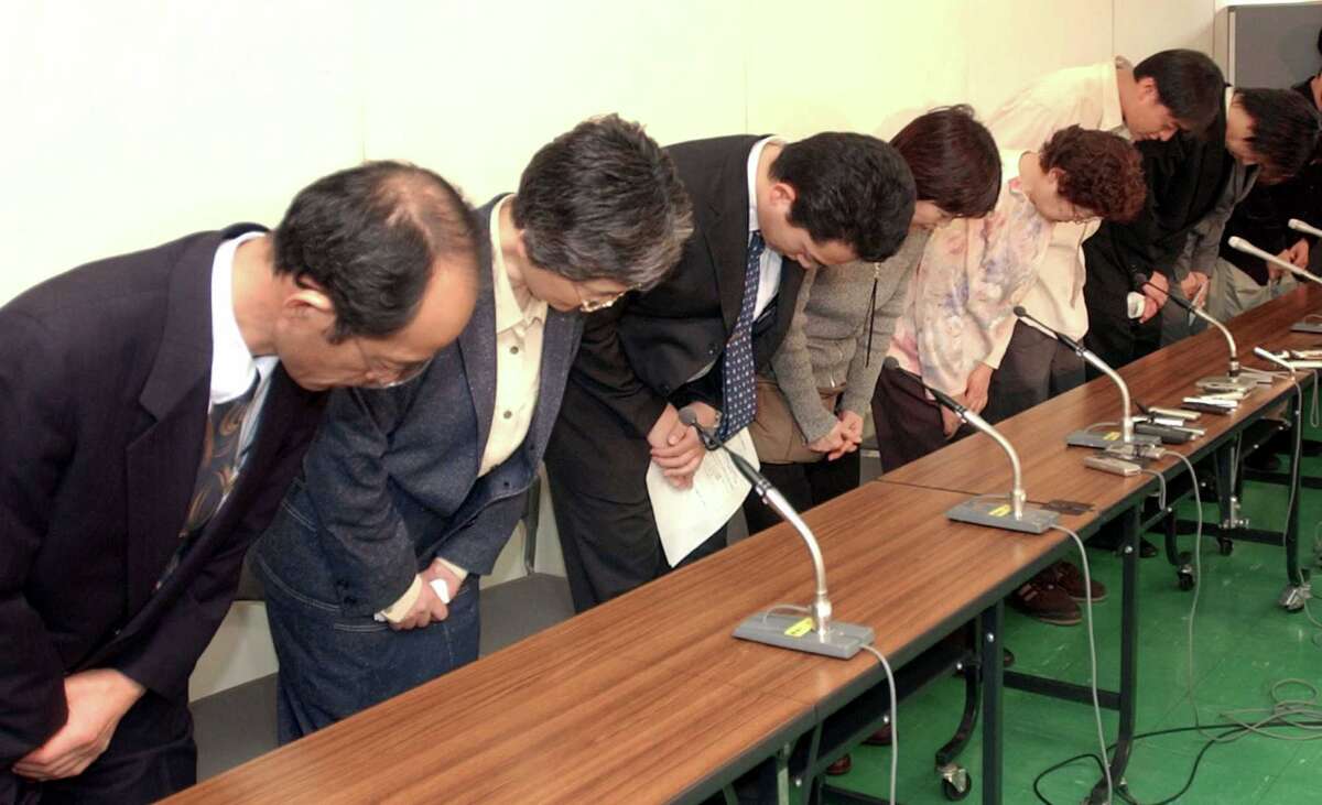Some Japanese see slain hostages, premier as troublemakers