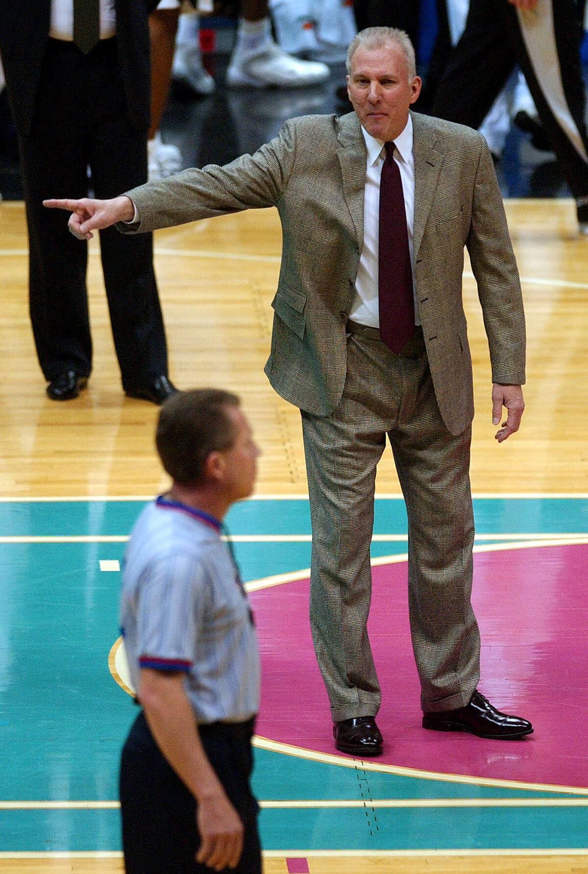 Players, coaches reflect as Popovich nears 1,000