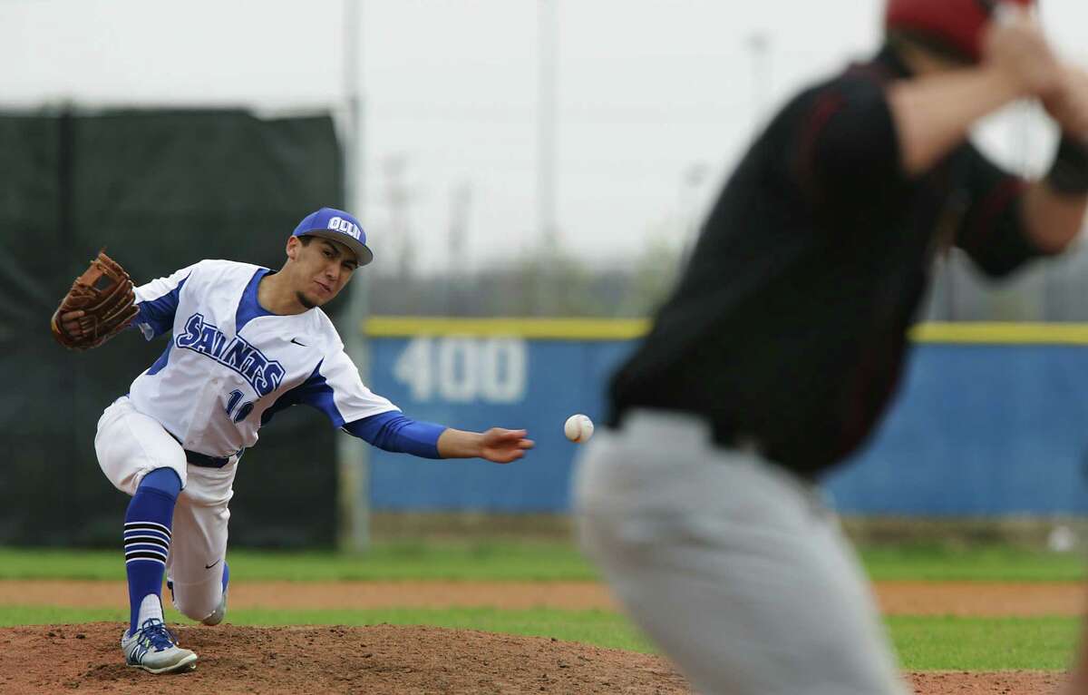 OLLU fans warm up to baseball on a cold opening day