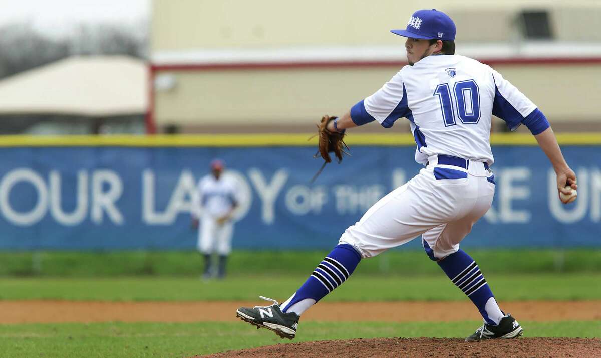 OLLU fans warm up to baseball on a cold opening day