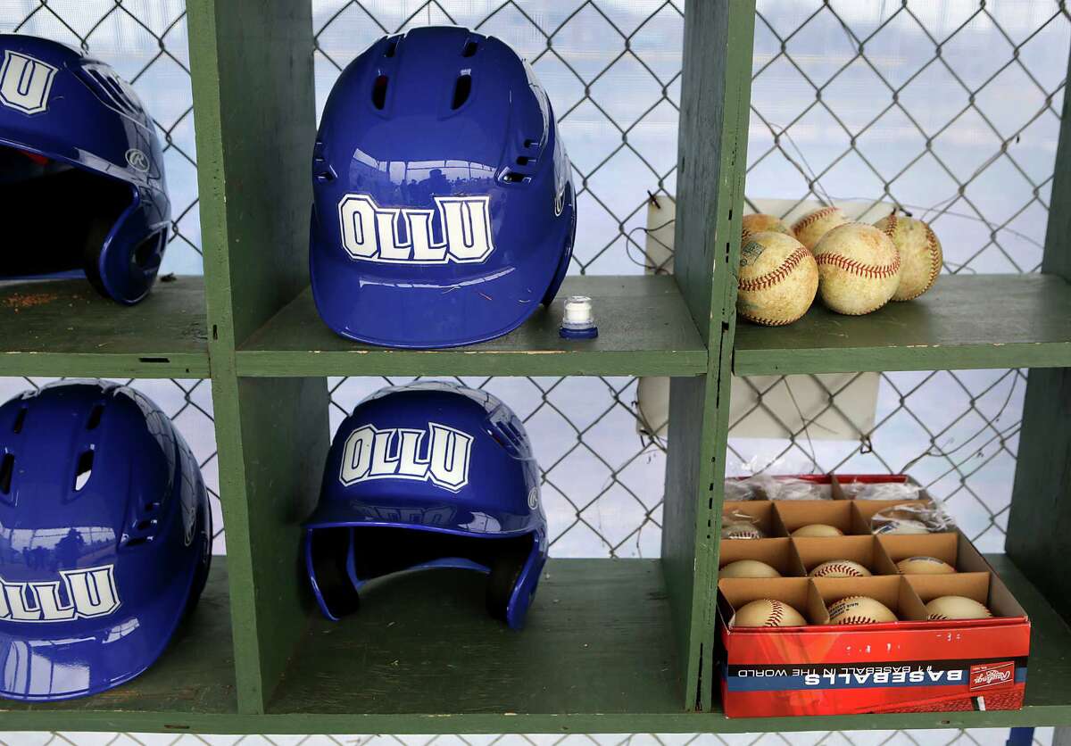 OLLU fans warm up to baseball on a cold opening day
