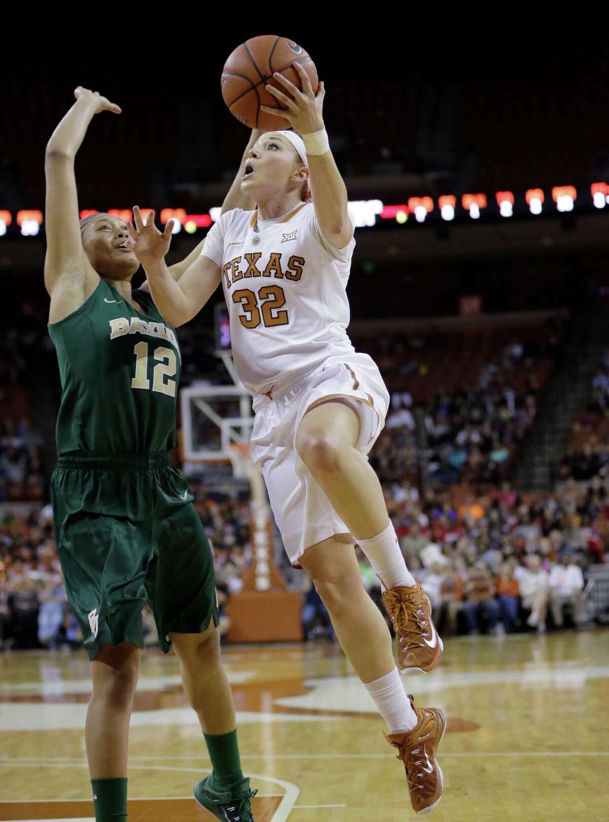 Comeback fizzles as No. 20 Texas falls to No. 3 Baylor
