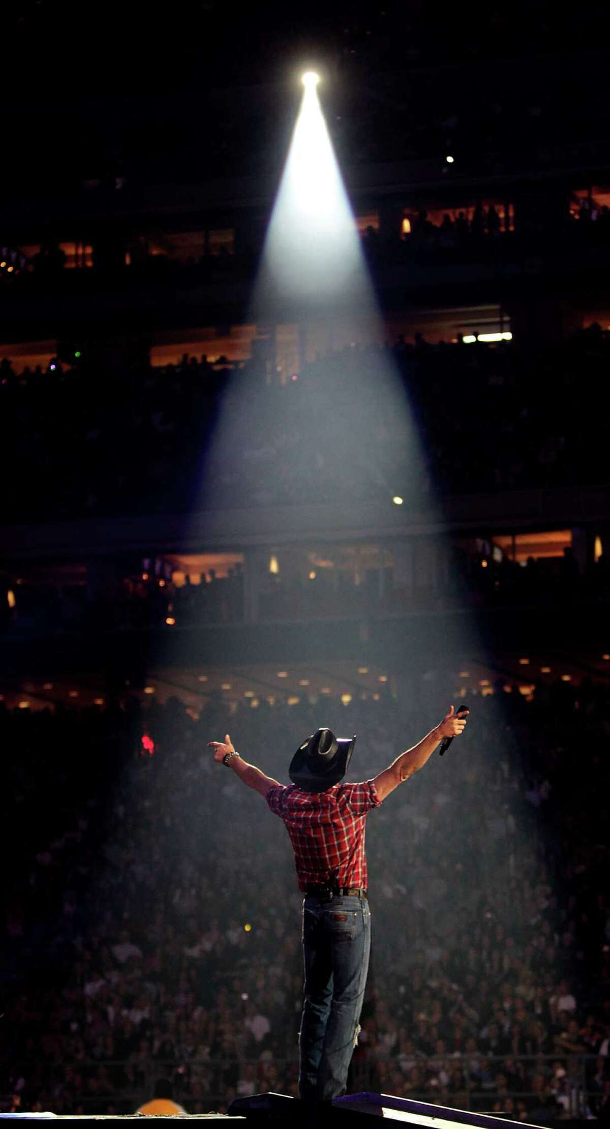 Tim McGraw still riding high with his fans