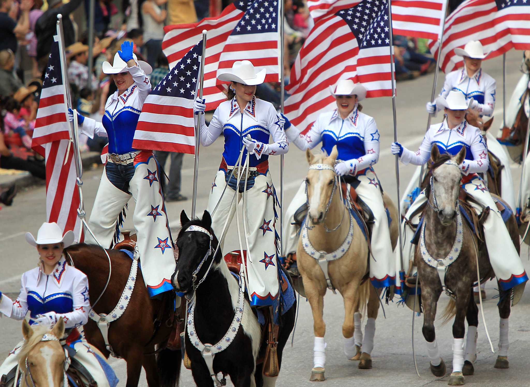 Rodeo parade brings the Wild West to downtown