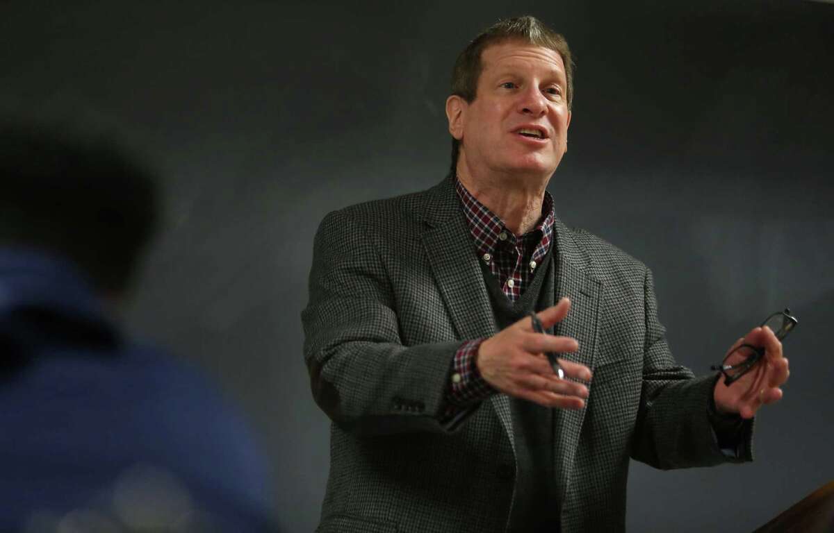 An atheist finds God: Lee Strobel joins Houston church, university