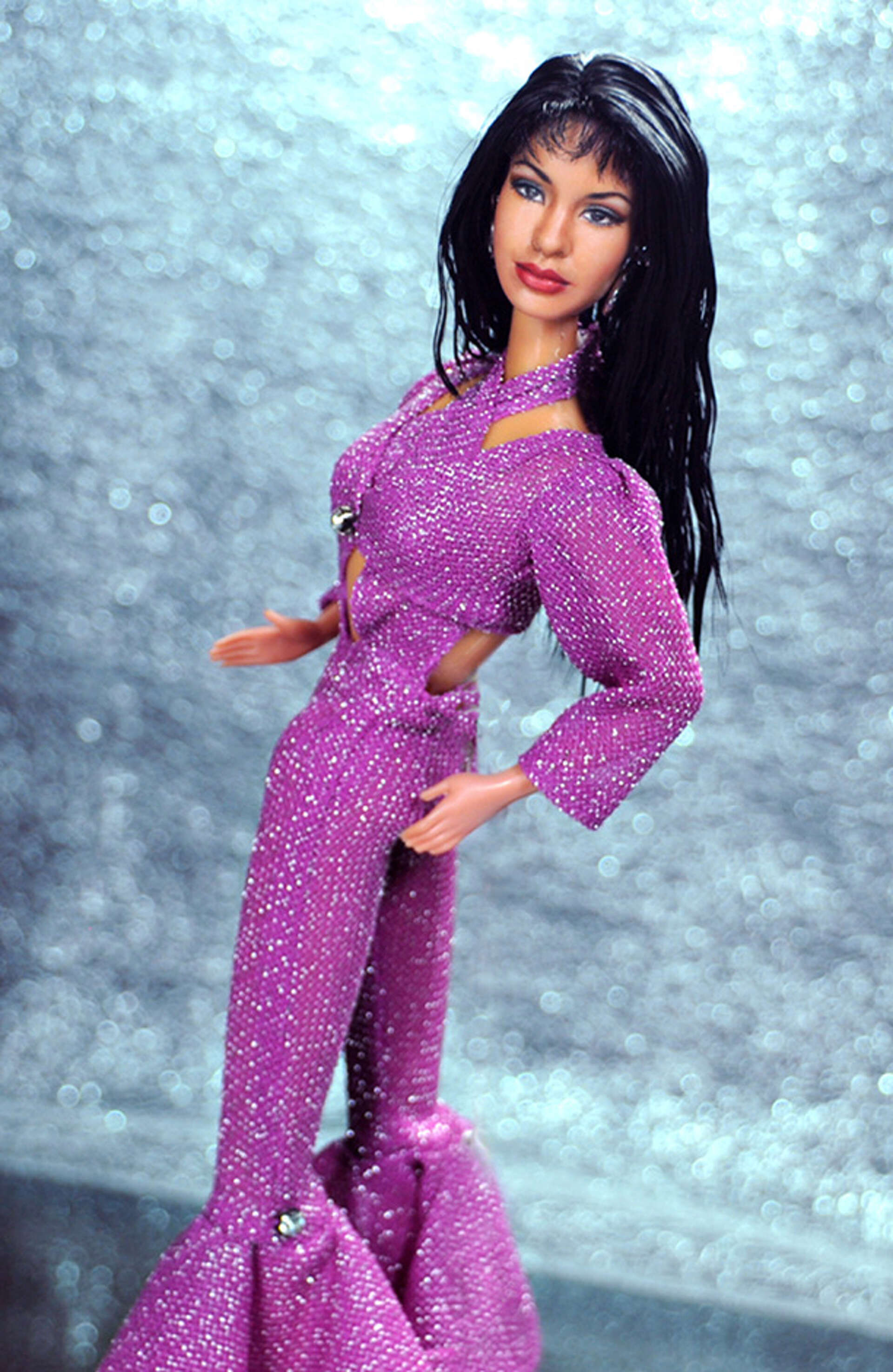 Man beautifully reworks Selena doll to actually look like the Queen of ...